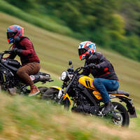 125er-Retro-Bikes Husqvarna Svartpilen 125 und Yamaha XSR 125 ...