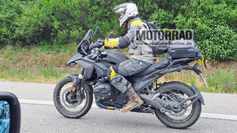 BMW CE 02 als 125er und 50er: Neuer Elektroroller für 2024 ...