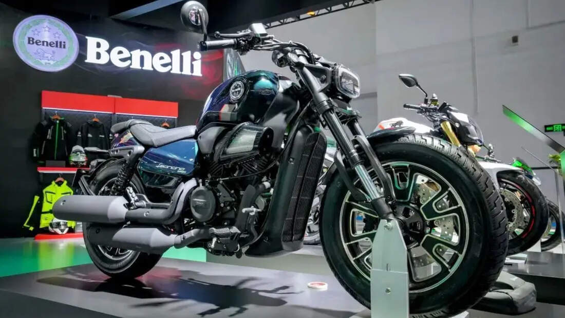 Neuer V2-Bobber für 2025: Benelli Leoncino Bobber 400 für A2 ...