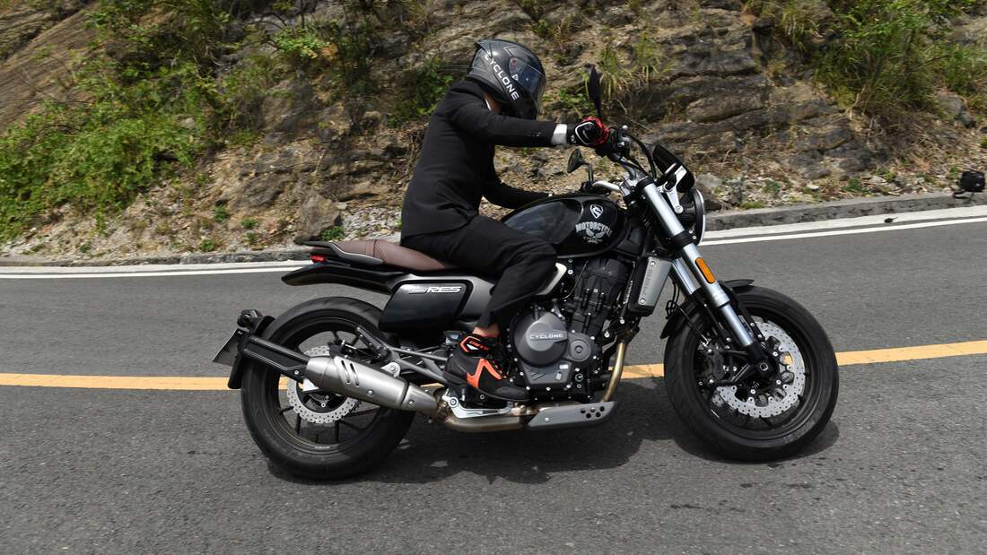 Zongshen Zonsen Cyclone RE 5: Retro-Roadster mit 57 PS | MOTORRADonline.de