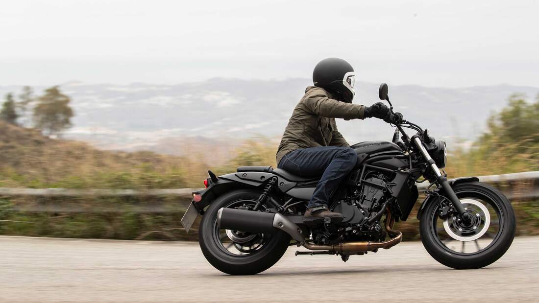 So fährt die Kawasaki Eliminator 500 (2024) | MOTORRADonline.de