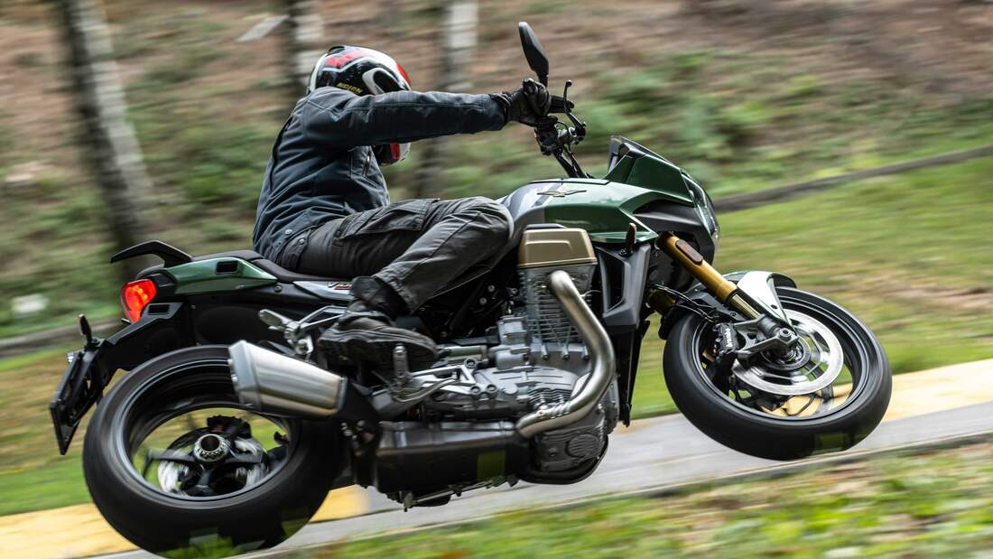 Moto Guzzi V 100 Mandello Serienmodell im Fahrbericht | MOTORRADonline.de