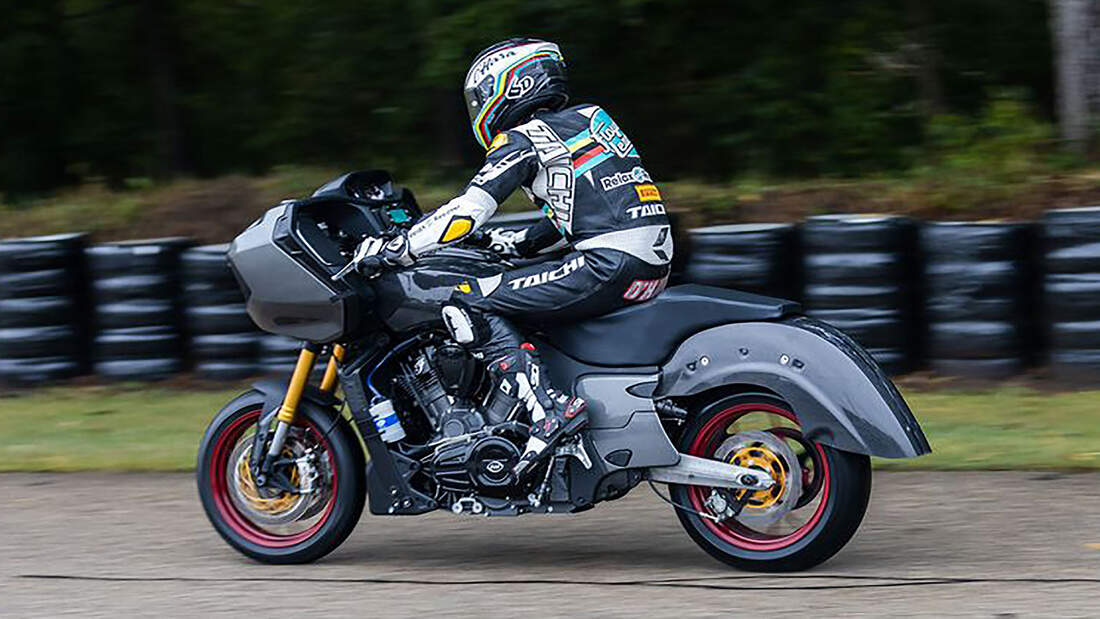 Indian Bagger Racer: Der Supertourer für die Rennstrecke ...