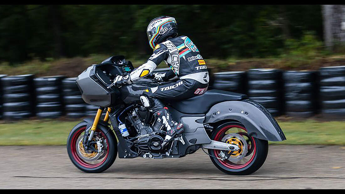 Indian Bagger Racer: Der Supertourer für die Rennstrecke ...