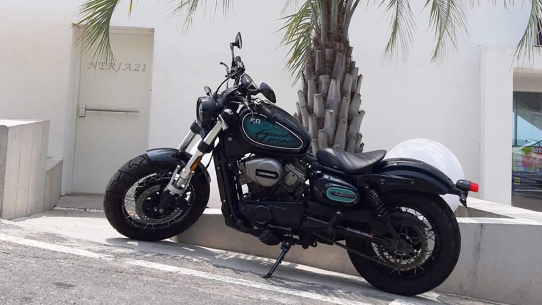 Hyosung KR Motors Aquila GV 300 S Supreme: 2023 | MOTORRADonline.de