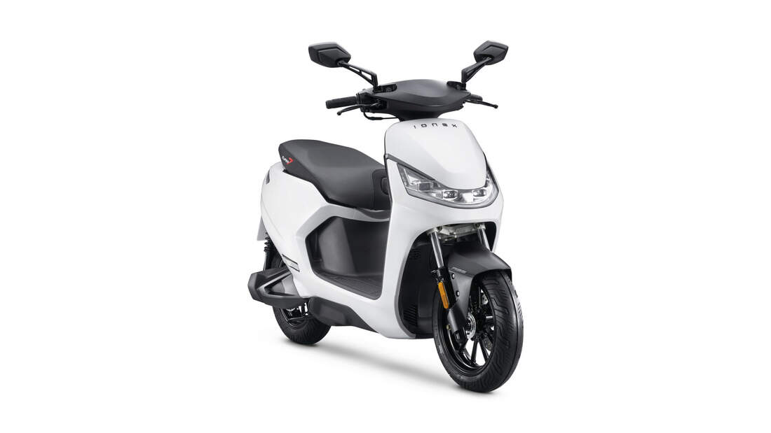 Kymco Super 7: A1-Elektroroller mit Wechsel-Akku | MOTORRADonline.de