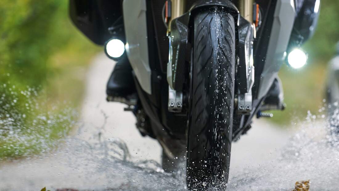 Metzeler Roadtec 02: Neues Profil und mehr Grip ab 2024 | MOTORRADonline.de
