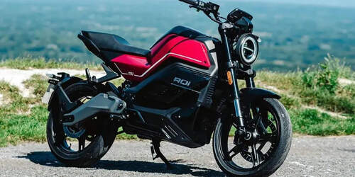 BMW CE 02 als 125er und 50er: Neuer Elektroroller für 2024 ...