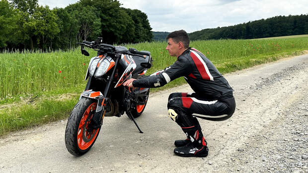 8 Übungen gegen Verspannungen beim Motorradfahren | MOTORRADonline.de