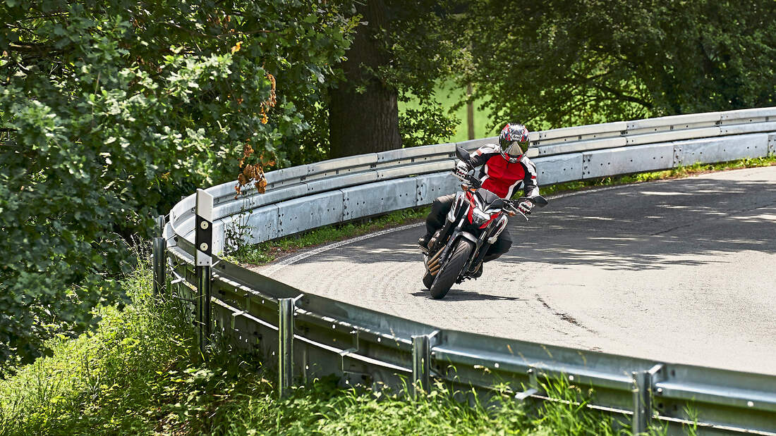 Report zum Unterfahrschutz für Leitplanken-Stützpfosten | MOTORRADonline.de