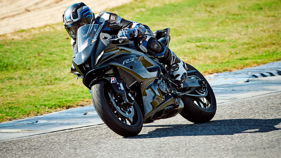 Erste Fahreindrücke mit der Yamaha R7 | MOTORRADonline.de