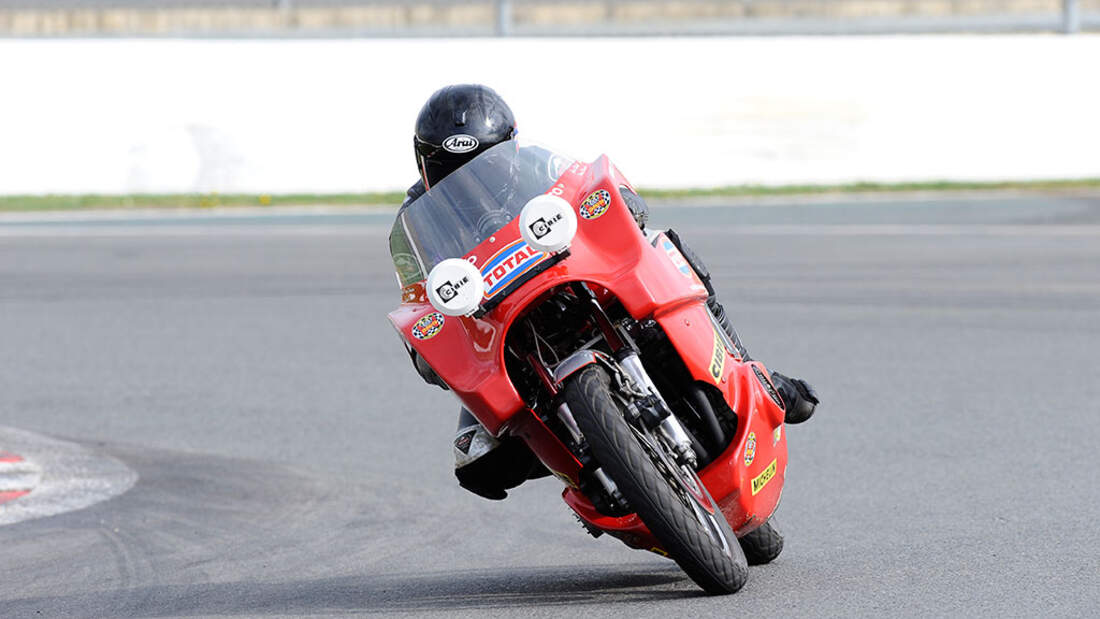 Sport: Japauto-Honda 950 SS - MOTORRADonline.de