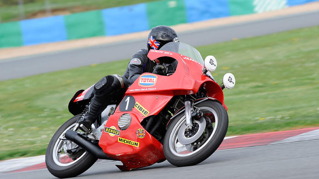 Sport: Japauto-Honda 950 SS - MOTORRADonline.de