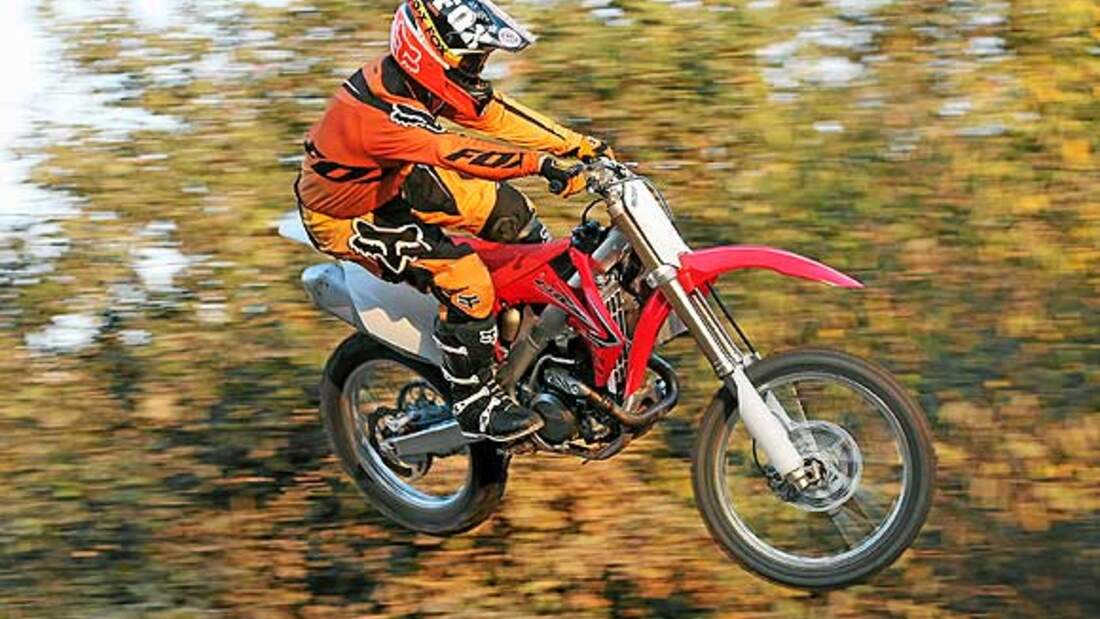MX1-Crosser von Honda, Kawasaki, KTM, Suzuki und Yamaha im Test ...