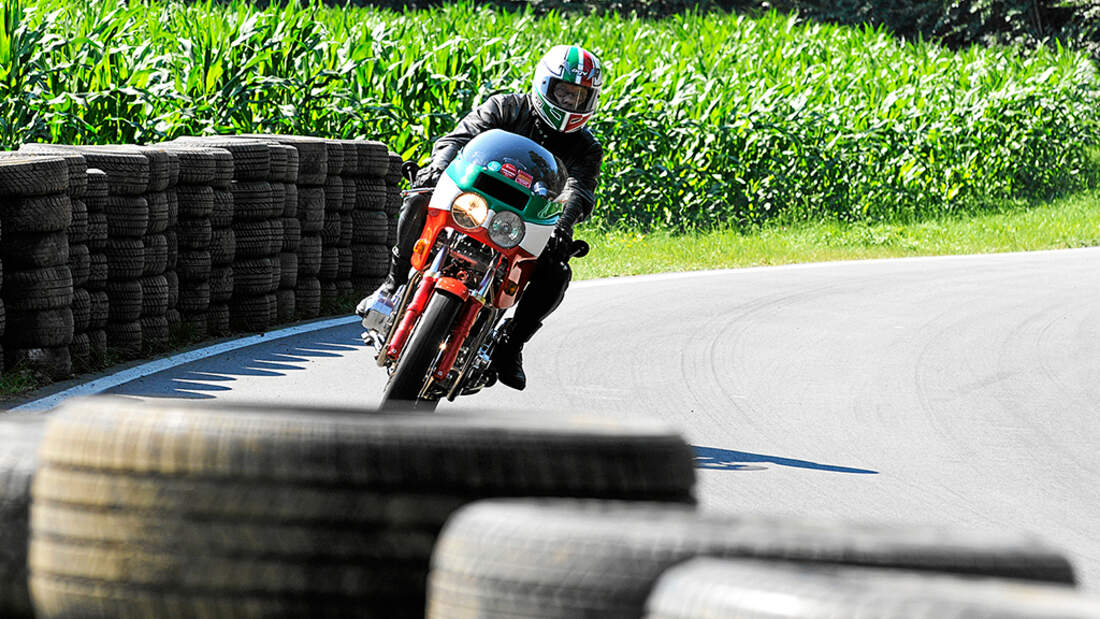 Szene Harris-Laverda - MOTORRADonline.de