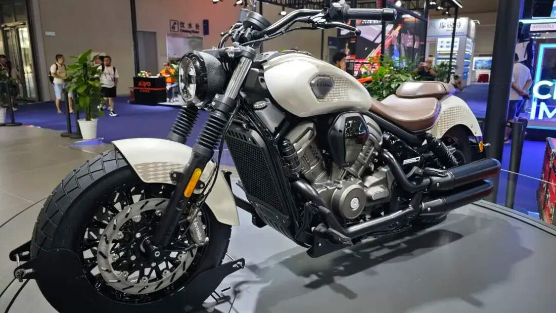 Benda Dark Flag 950: Neuer V4-Bobber mit 102 PS | MOTORRADonline.de
