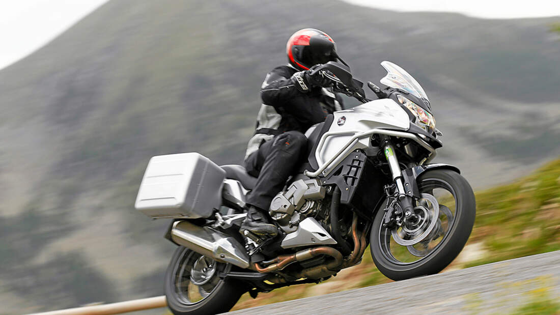 Die Reiseenduros des Alpen-Masters 2012 im Vergleich - MOTORRADonline.de