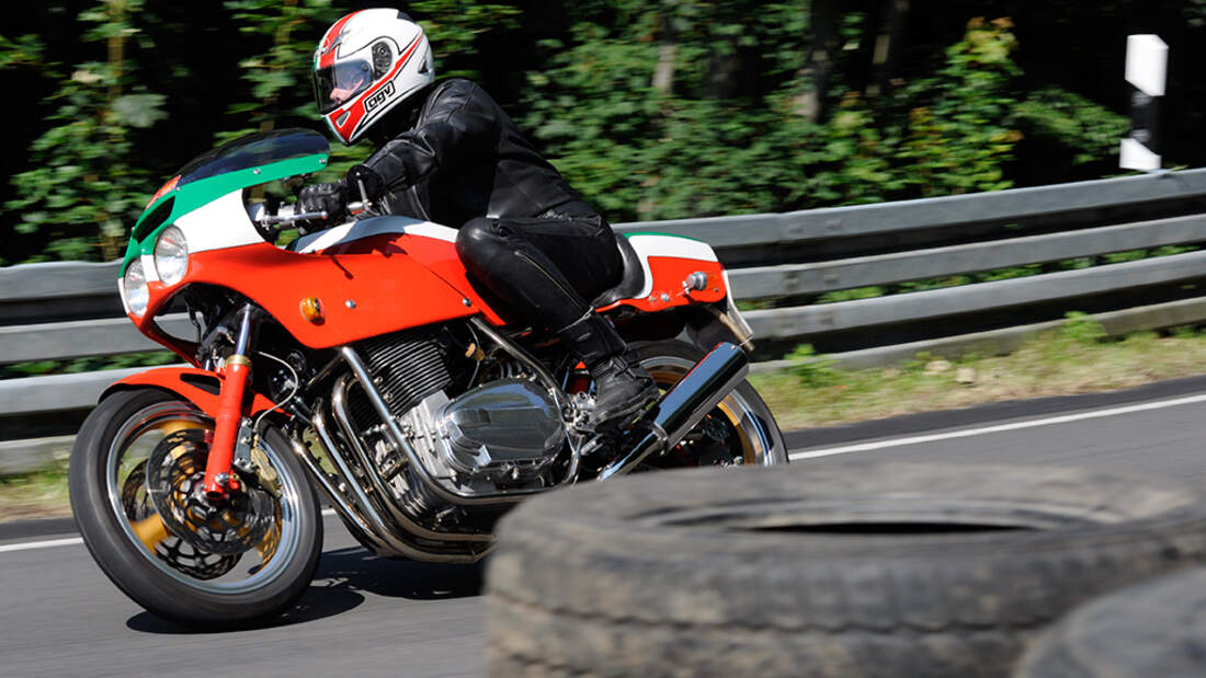 Szene Harris-Laverda - MOTORRADonline.de