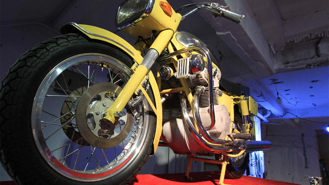 Stuart Parr Collection Art of the Italian Two Wheel - MOTORRADonline.de