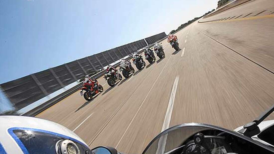 MOTORRAD-Supersportler-Test 2011: Rennstrecke - MOTORRADonline.de