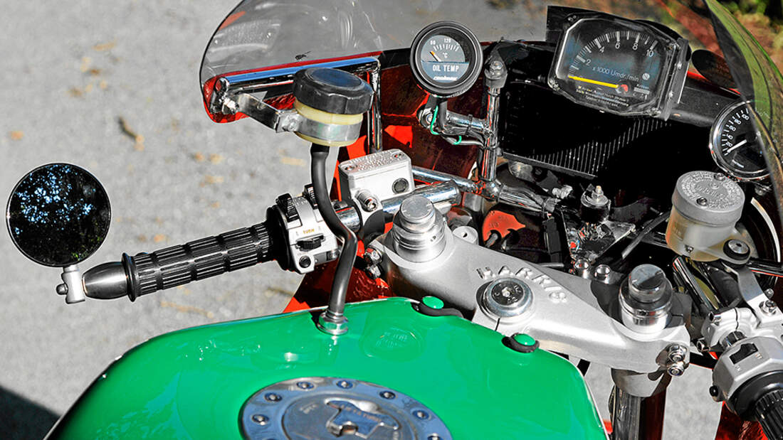 Szene Harris-Laverda - MOTORRADonline.de