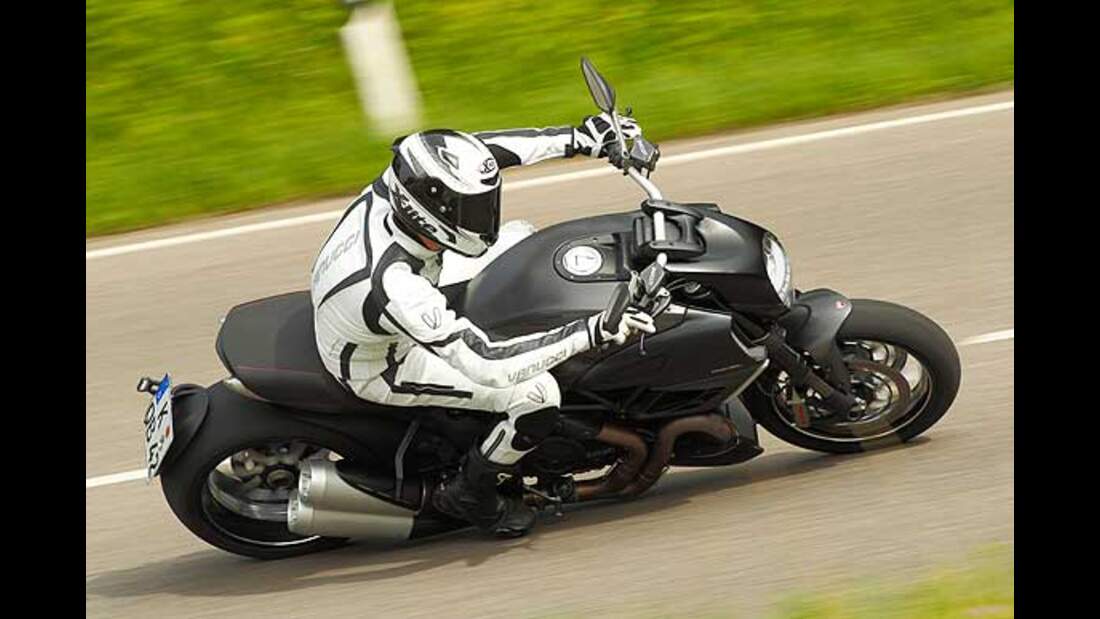 Vergleichstest V2-Roadster - MOTORRADonline.de