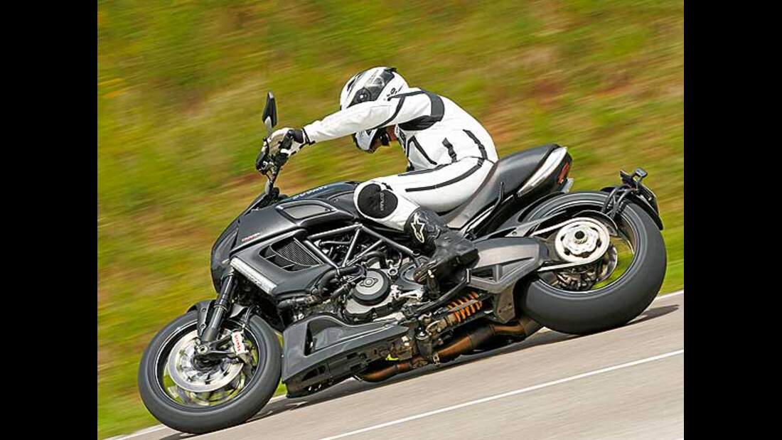 Vergleichstest V2-Roadster - MOTORRADonline.de