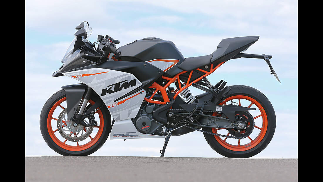 Kawasaki Ninja 300, KTM RC 390, Honda CBR 300 R und Yamaha YZF-R3 im ...