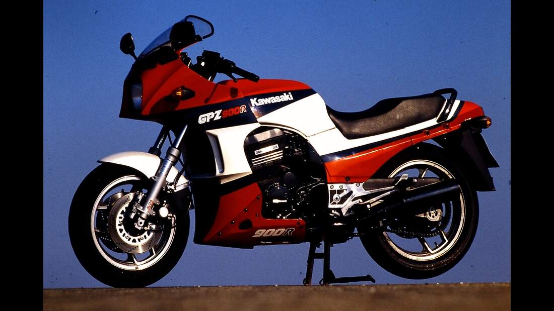 Erster Fahrbericht der Kawasaki GPZ 900 R (MOTORRAD 1/1984) | MOTORRADonline.de