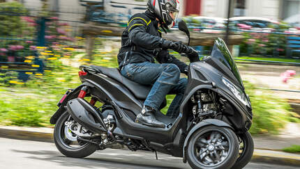 Piaggio MP3 300 hpe: Dreirad-Roller im Test