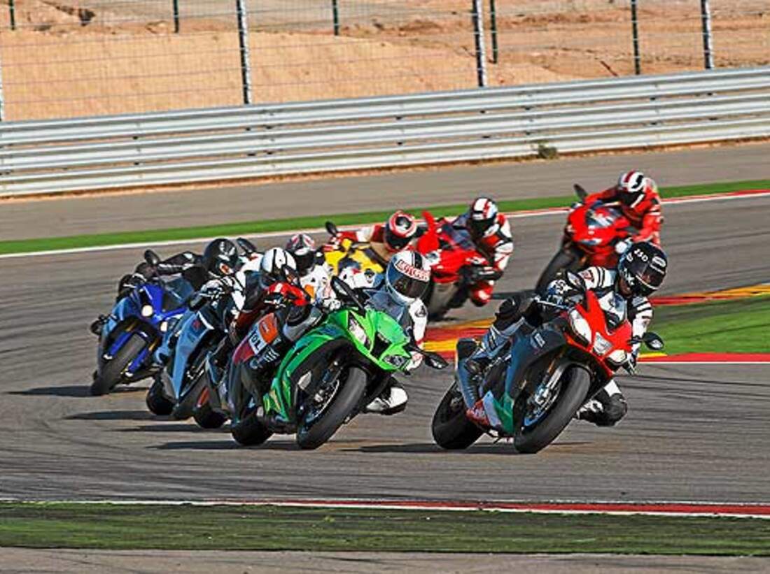 MOTORRAD-Supersportler-Test 2011: Rennstrecke - MOTORRADonline.de