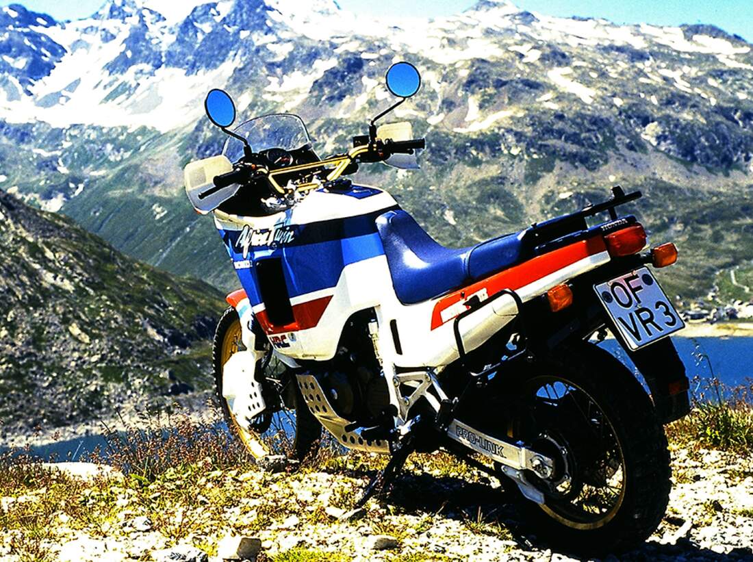 Archivbilder Honda XRV 650 Africa Twin und der Fahrbericht aus MOTORRAD ...
